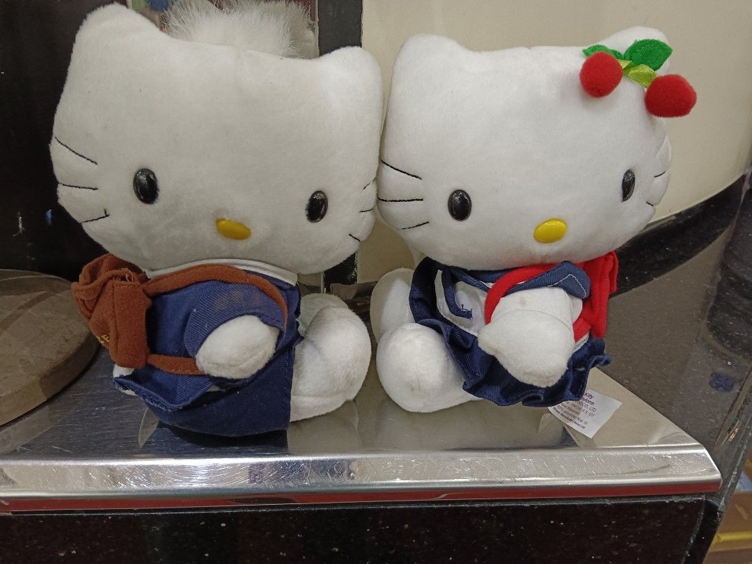 Hello Kitty ( Couples ), Hobbies & Toys, Toys & Games on Carousell