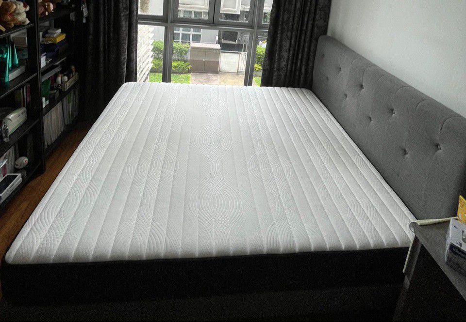 King Koil queen size bed, Furniture & Home Living, Furniture, Bed ...