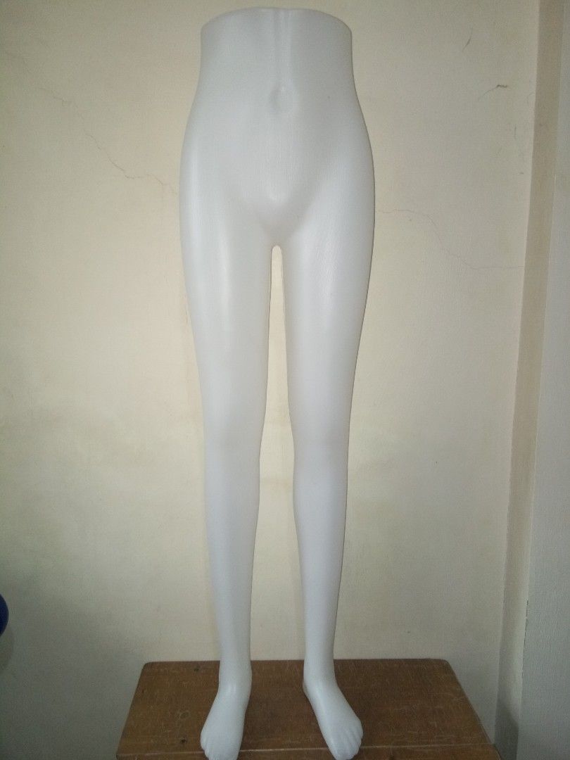 Leg mannequin, Hobbies & Toys, Stationary & Craft, Craft Supplies ...