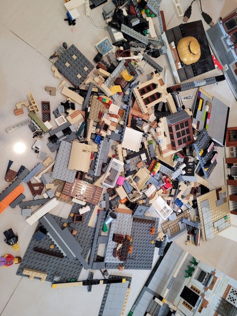 Lego Creator Modular Buildings Lot (10224,10246,10218), Hobbies & Toys ...