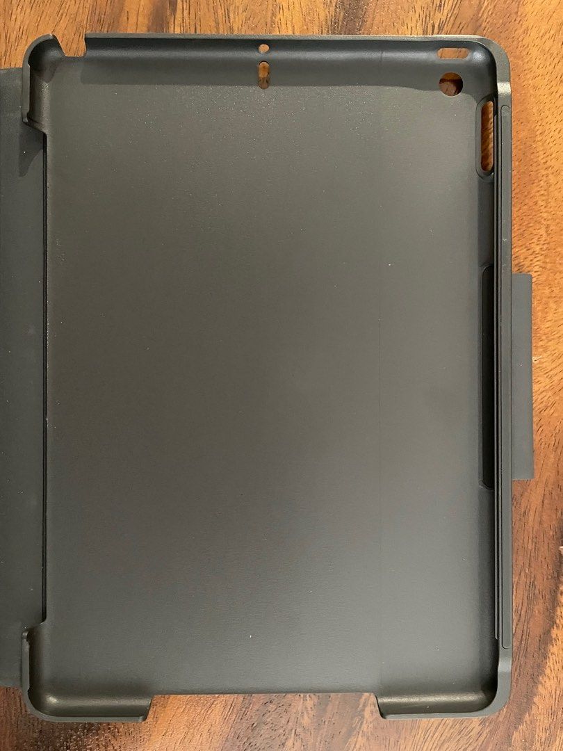 Logitech Slim Folio IPad 7th 8th 9th Generation Mobile Phones Gadgets Mobile Gadget