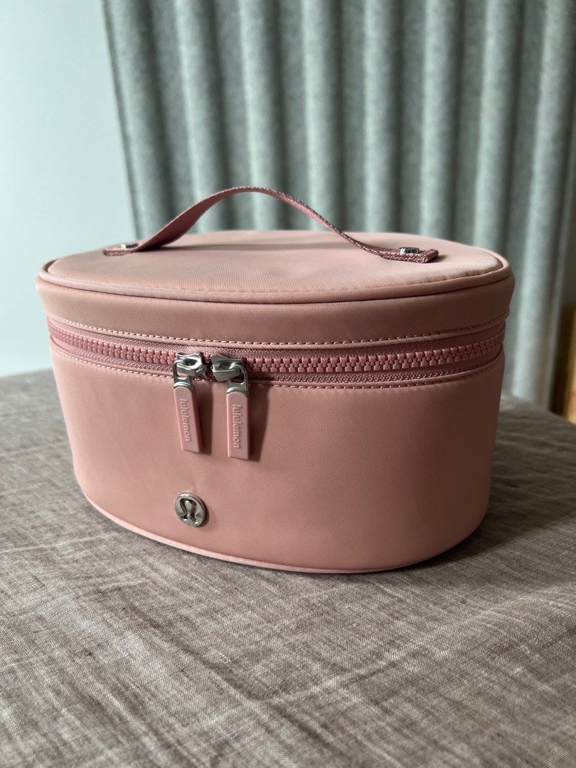 Lululemon Makeup Oval Top-Access Kit 3.5L, Beauty & Personal Care, Face ...