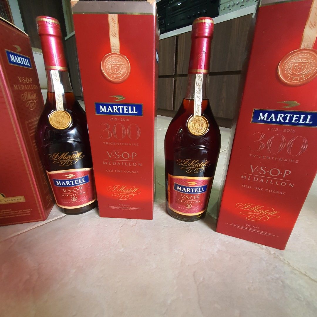 Martell VSOP Medaillon Old Fine Cognac, Food & Drinks, Alcoholic Beverages on Carousell