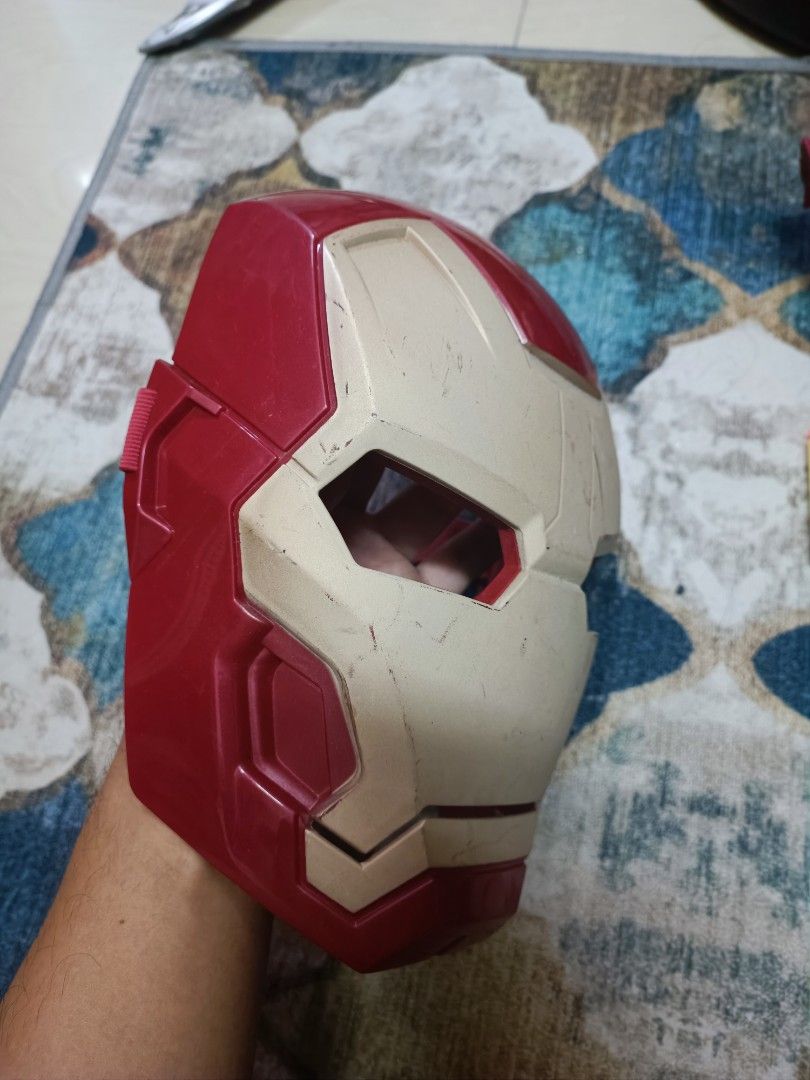 Marvel Iron Man Hasbro Mask + Marvel Iron Man - Nerf Slide Blast Armor ...