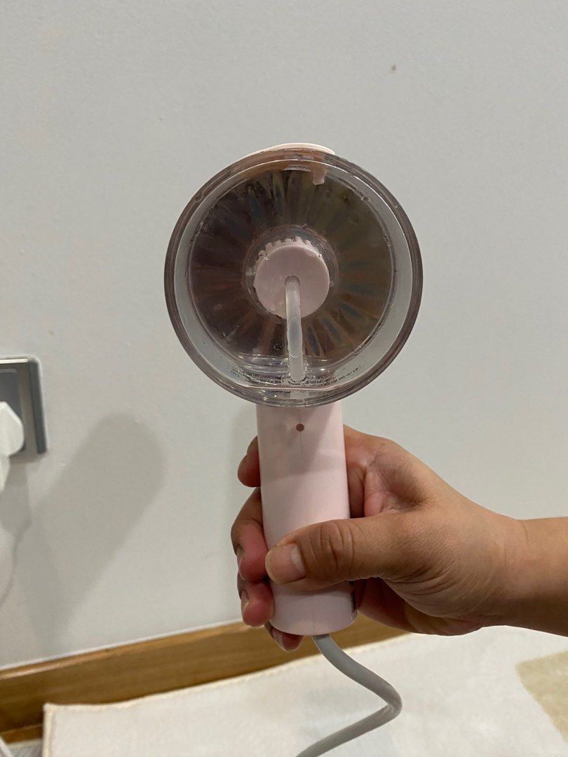 Midea hand-held steam iron, Beauty & Personal Care, Hair on Carousell