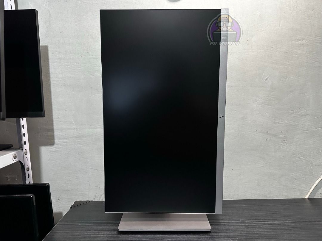 Monitor: HP 23inches E233 | Frameless | IPS | Rotatable | Good as new ...