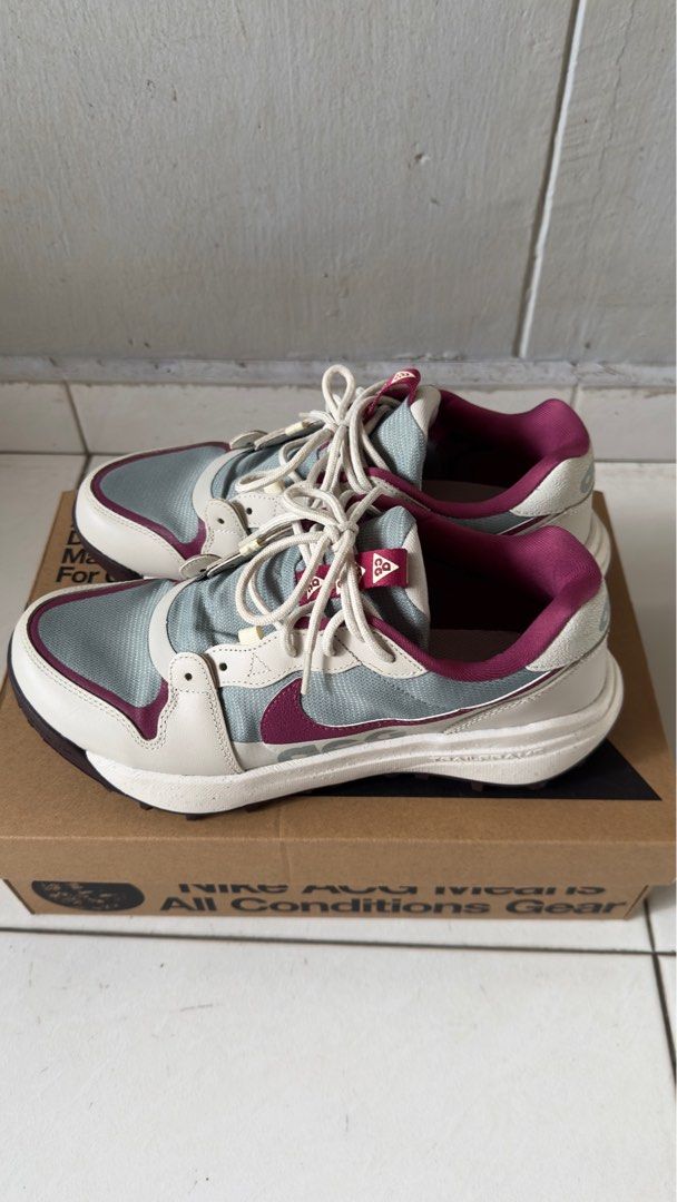 Nike ACG Lowcate TrailFrame, Luxury, Sneakers & Footwear on Carousell