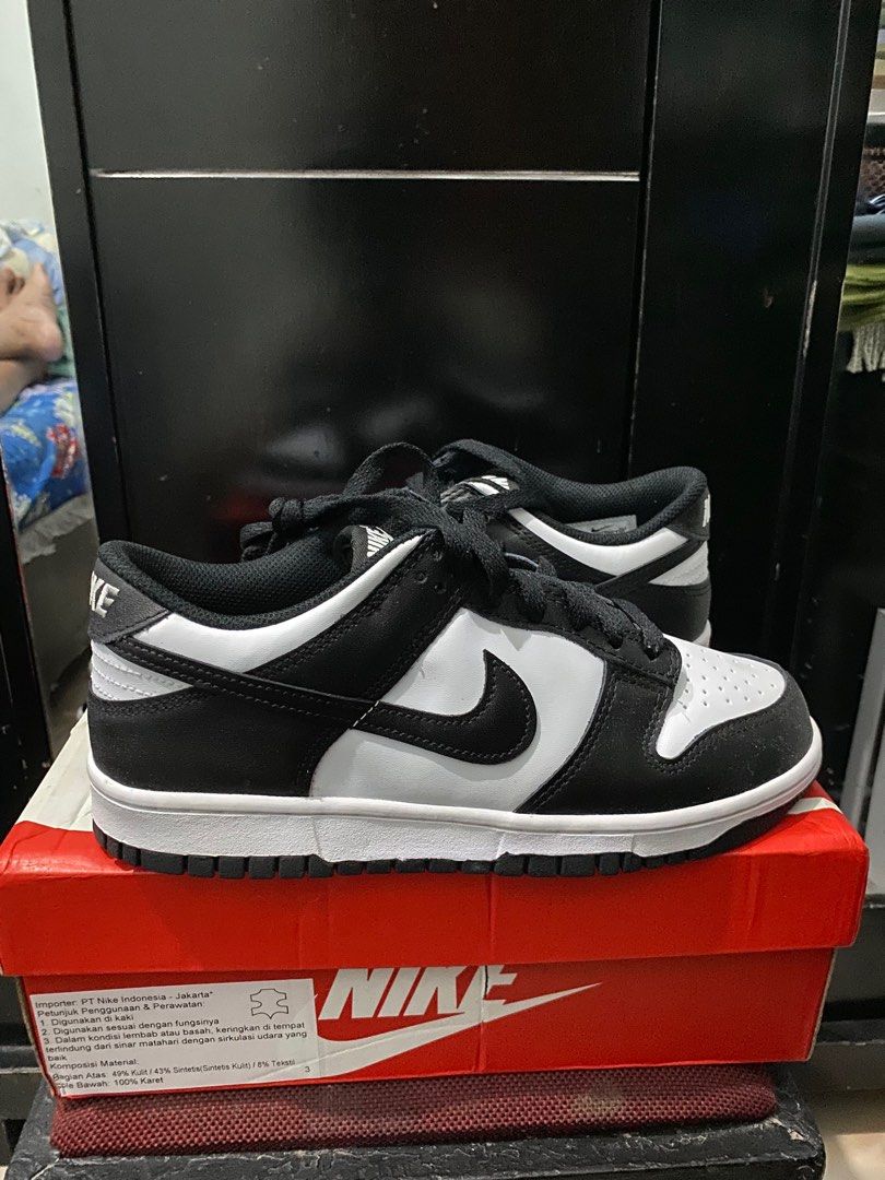 Nike dunk low panda , Fesyen Pria, Sepatu , Sneakers di Carousell