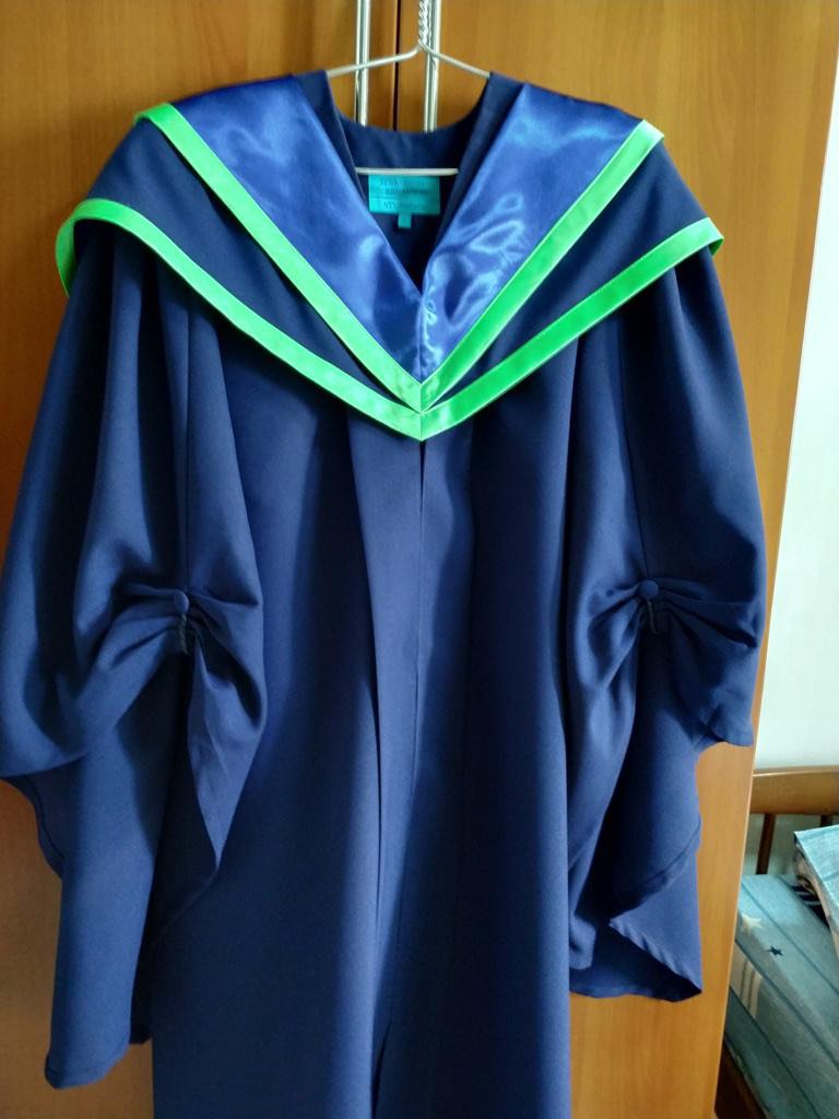 NTU Bachelor Of Science graduation gown FULL SET, Everything Else on ...