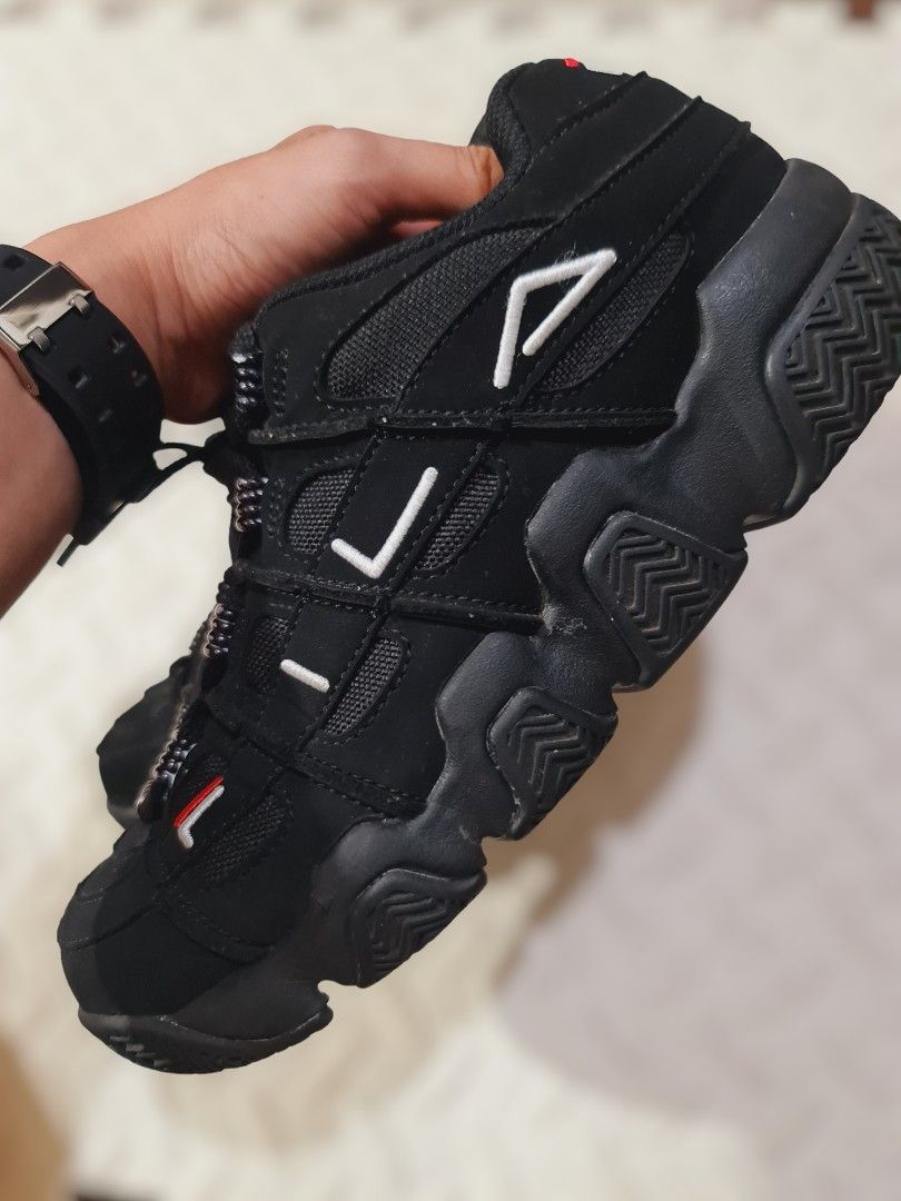 ORIGINAL FILA BARRICADE 100% Authentic Original on Carousell