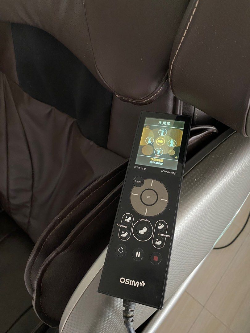 Osim uDivine OS-818 massage chair, Health & Nutrition, Massage Devices ...