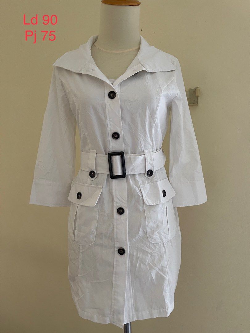 Prash notes Coat putih lengkap belt dan serut pinggang, Fesyen Wanita ...