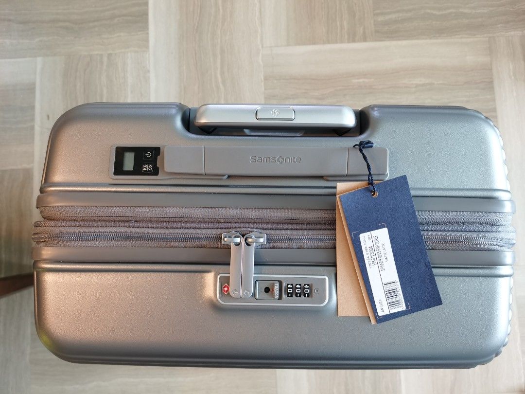 Samsonite prestige 69cm spinner with built-in scale, Hobbies & Toys ...