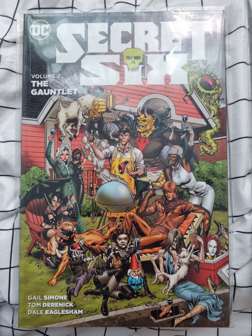 Secret Six 1-2 by Gail Simone, Hobbies & Toys, Books & Magazines, Comics & Manga on Carousell