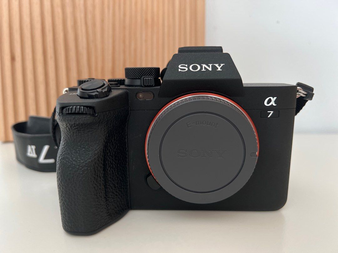 Sony A7IV (lightly used), Photography, Cameras on Carousell