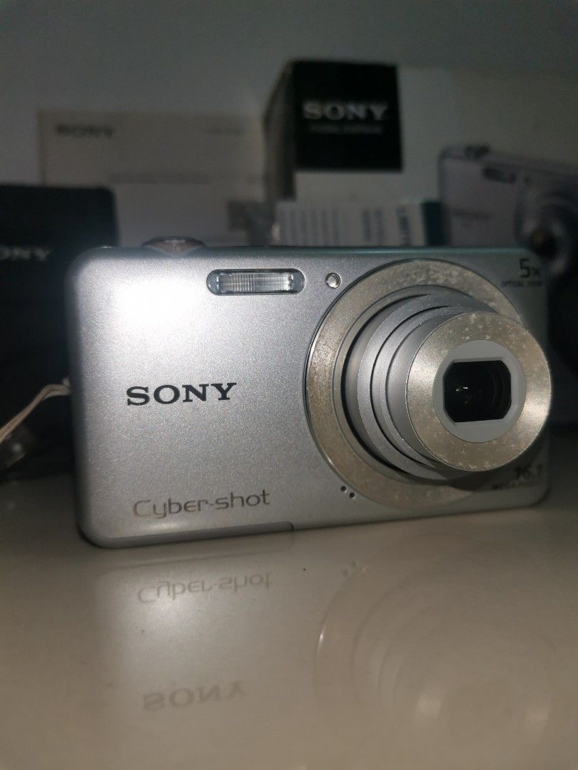 SONY CYBERSHOT DSC-W710 VINTAGE RARE CAMERA, Photography, Cameras on Carousell
