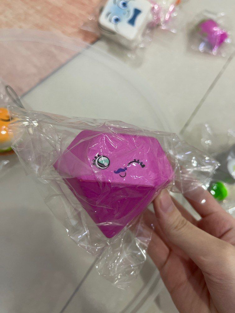 Squishy licensed squish dee lish gem, Toys & Collectibles, Mainan di ...