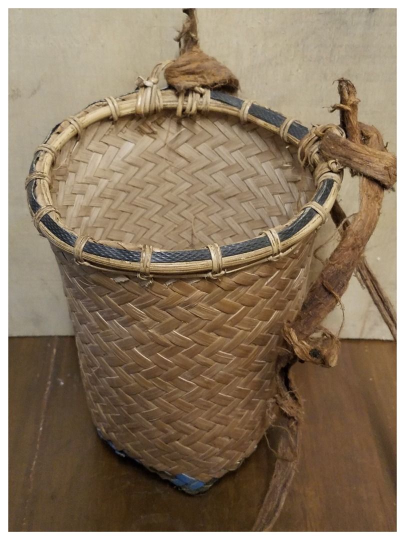 Tas Cupai Anyaman Rotan Tempo Dulu Khas Dayak Iban, Aksesoris Mobil di ...