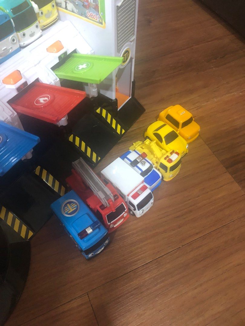 Tayo station (big set) as good as new !, Hobbies & Toys, Toys & Games ...