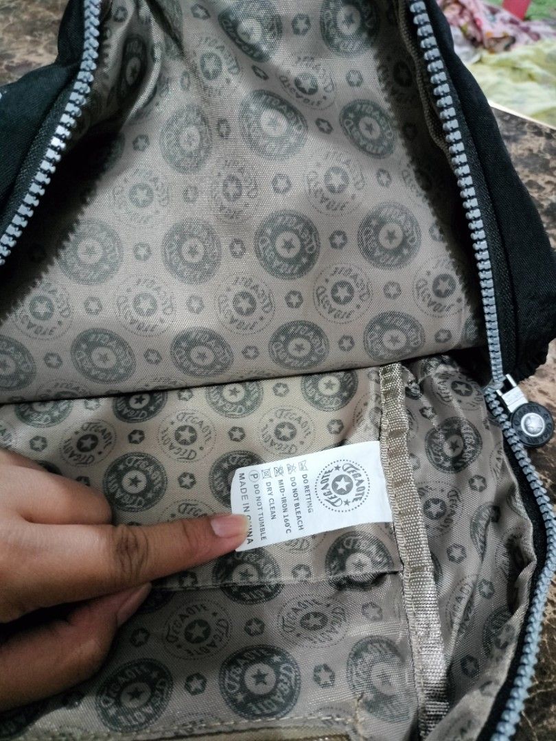 Tegaote(vedyna) classic backpack, Luxury, Bags & Wallets on Carousell