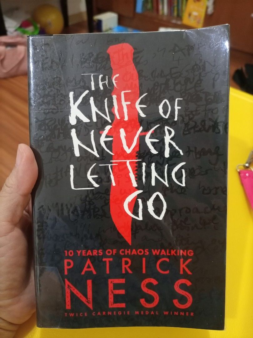The Knife of Never Letting Go, Buku & Alat Tulis, Buku di Carousell