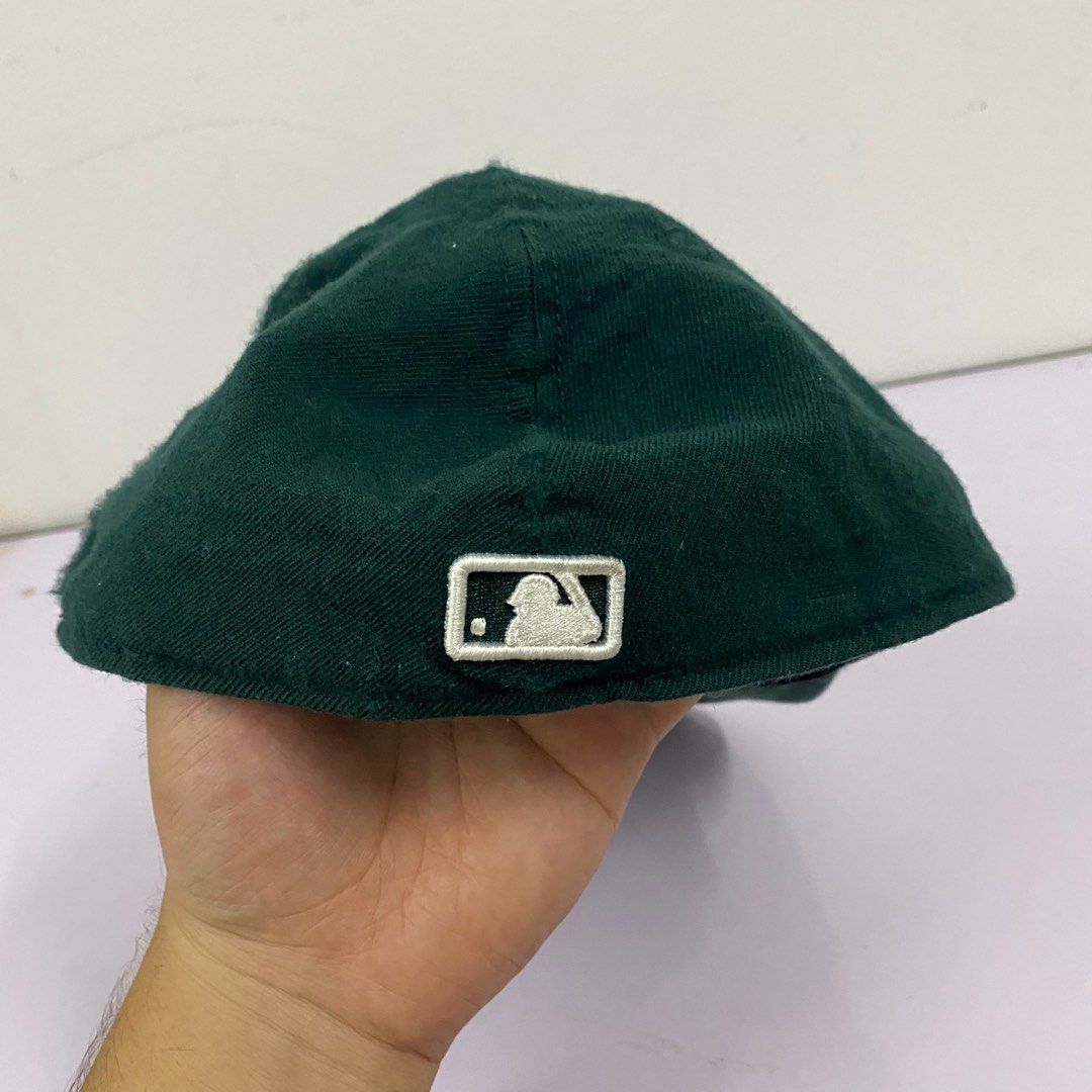 Vintage New Era New York Yankees Fullcap, Men's Fashion, Watches ...