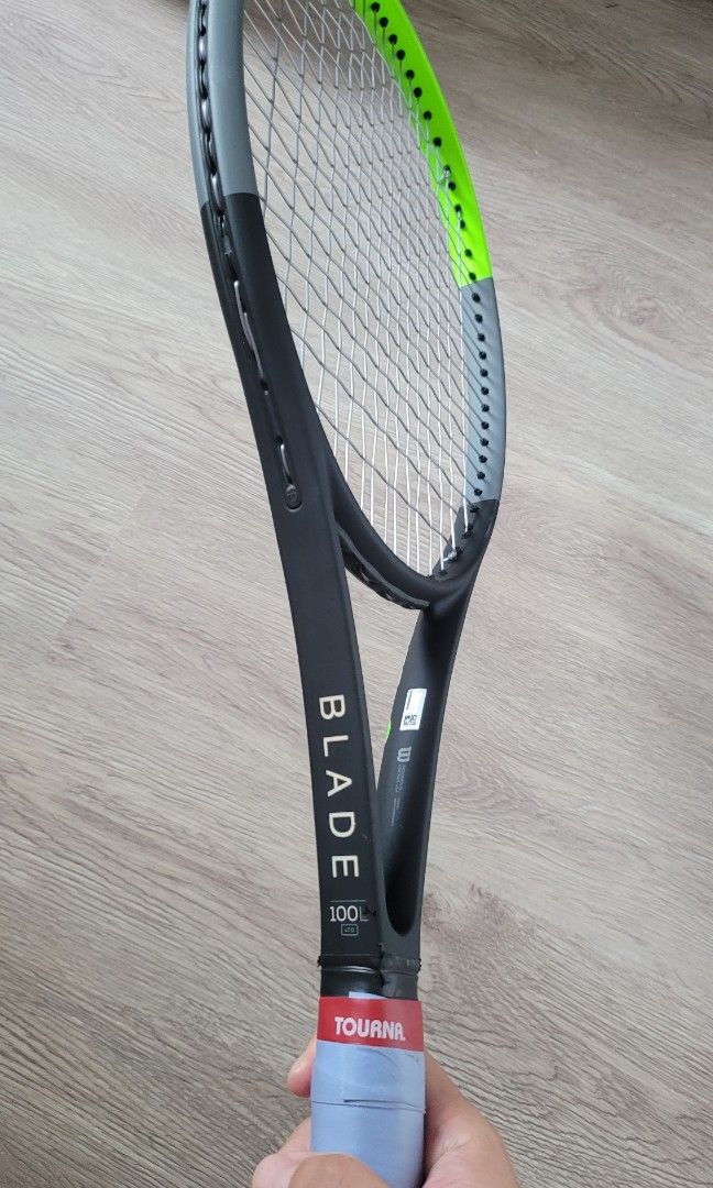 Wilson blade v7, Sports Equipment, Sports & Games, Racket & Ball Sports ...