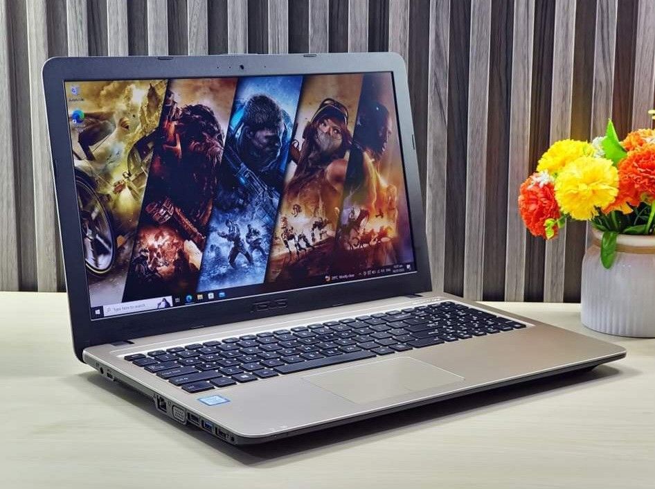 ASUS SonicMaster X540UPR i7-8Th Gen 8Gb Ram 128Gb SSD AMD Radeon HD ...