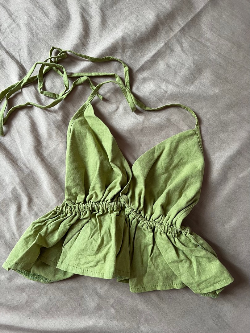 Backless Peplum Cropped Top, Women's Fashion, Tops, Sleeveless on Carousell