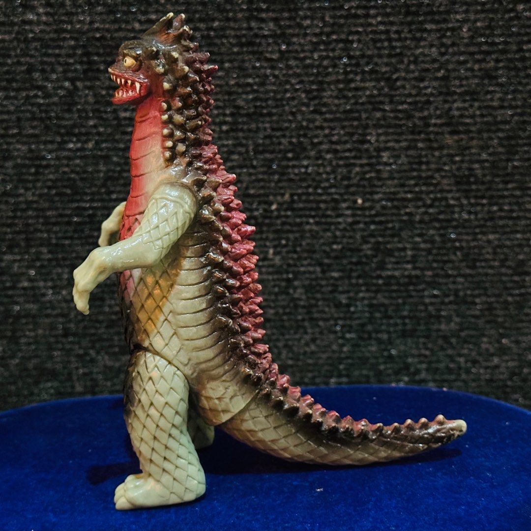 BEMULAR - ULTRAMAN Ultra Kaiju Monster Vintage Bandai 1983 Japan Vinyl ...