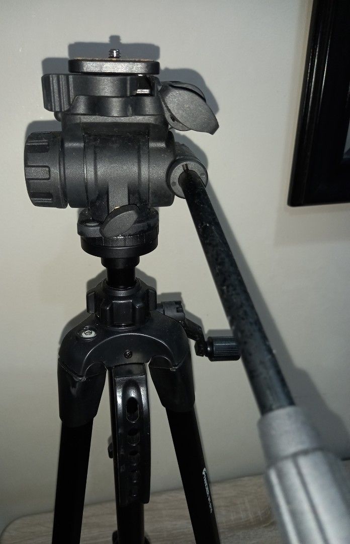 Branded Tripod on Carousell