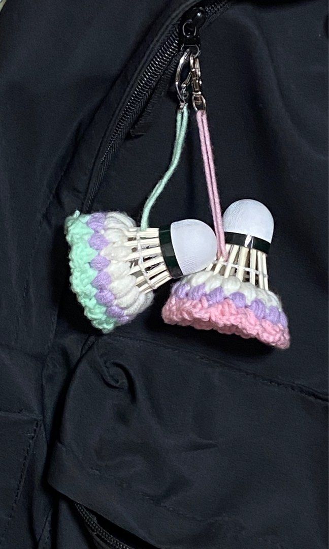 [CUSTOMIZABLE COLOURS] Badminton shuttlecock crochetted keychain ...