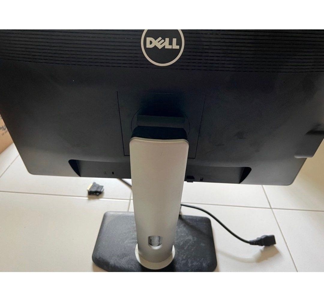Dell Monitor, 4 units, Computers & Tech, Desktops on Carousell