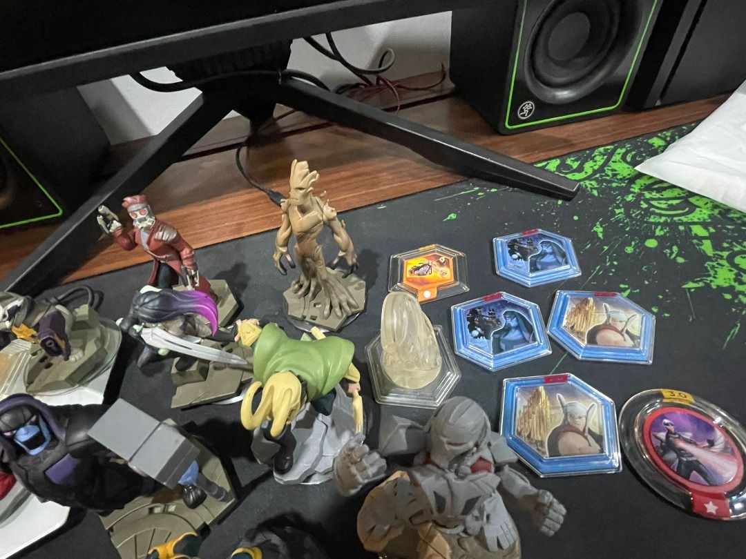 Disney Infinity Marvel Figurines + Base, Hobbies & Toys, Toys & Games ...