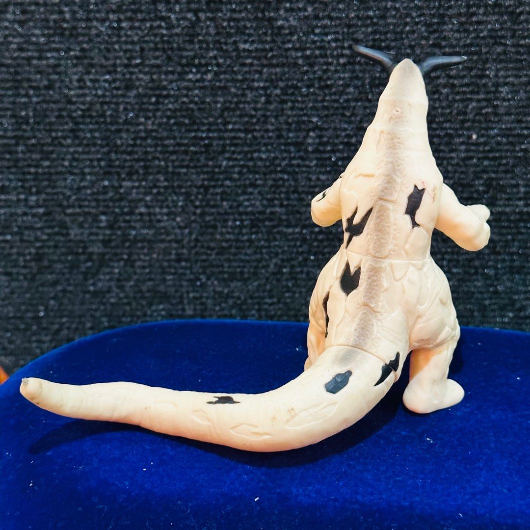 ELEKING - ULTRAMAN Ultra Kaiju Monster Series 05 BANDAI 2012 Vinyl PVC ...