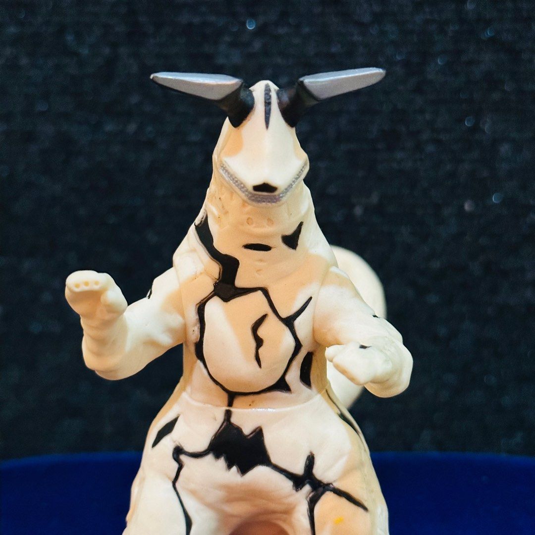 ELEKING - ULTRAMAN Ultra Kaiju Monster Series 05 BANDAI 2012 Vinyl PVC ...