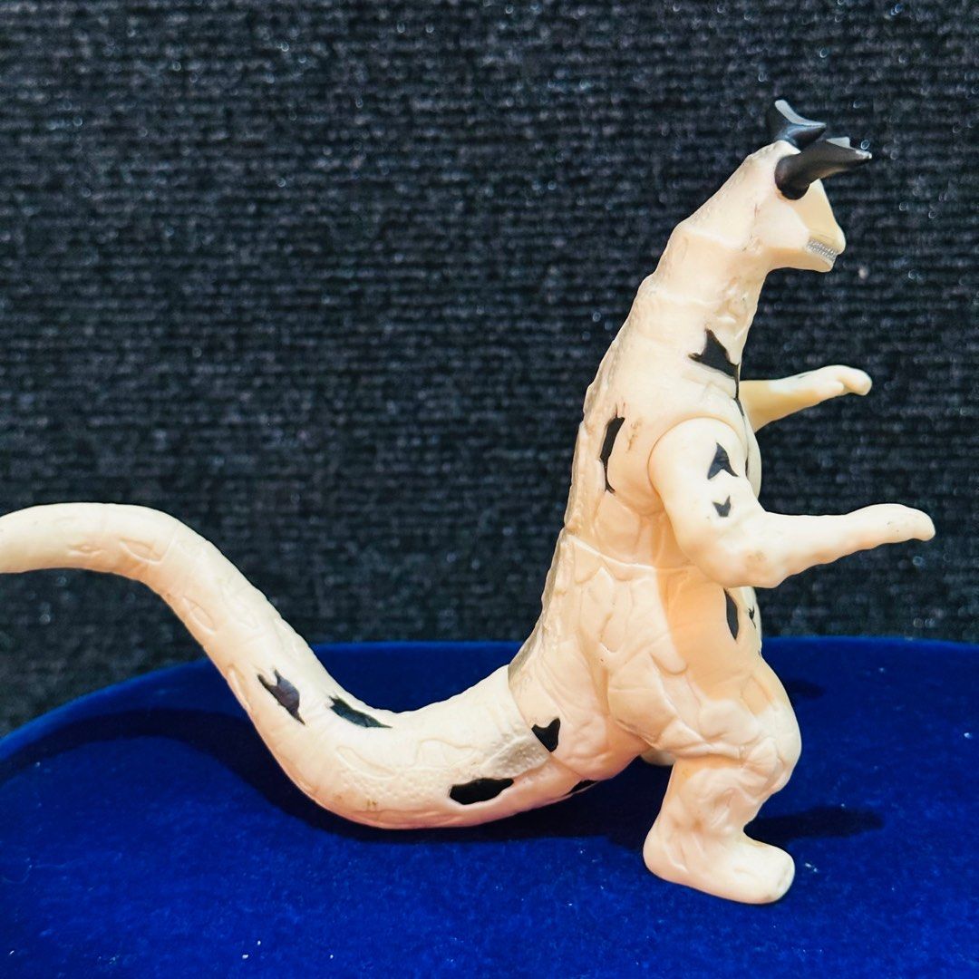 ELEKING - ULTRAMAN Ultra Kaiju Monster Series 05 BANDAI 2012 Vinyl PVC ...