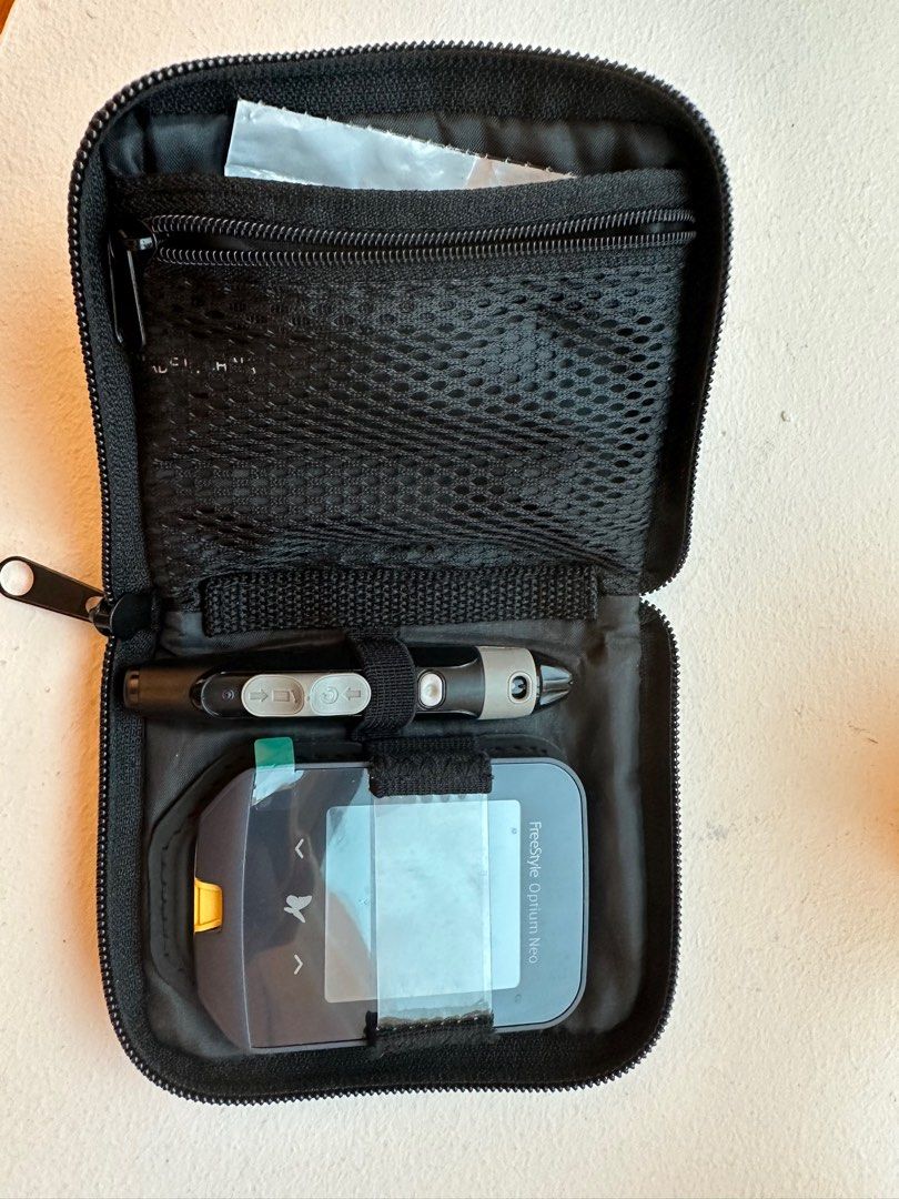 (Free delivery) Abbott Freestyle Optium Neo Glucose Monitor Lancet and ...