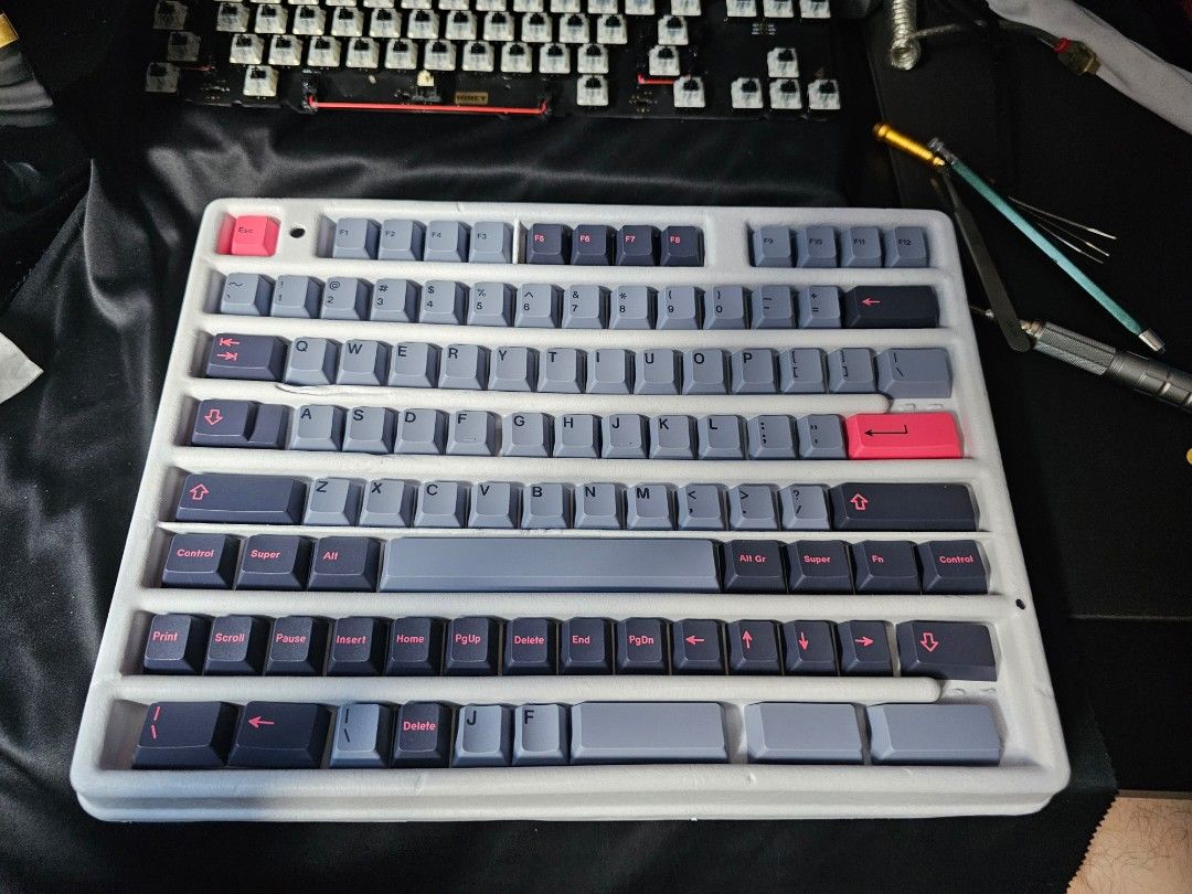 GMK 80082 Red, Computers & Tech, Parts & Accessories, Computer Keyboard ...