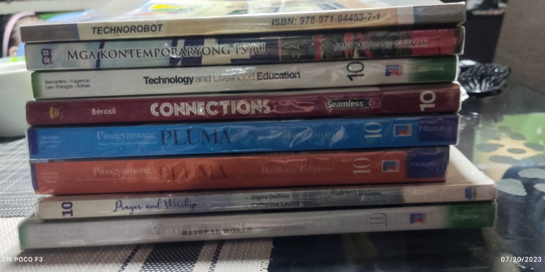Grade 10 books, Hobbies & Toys, Books & Magazines, Textbooks on Carousell