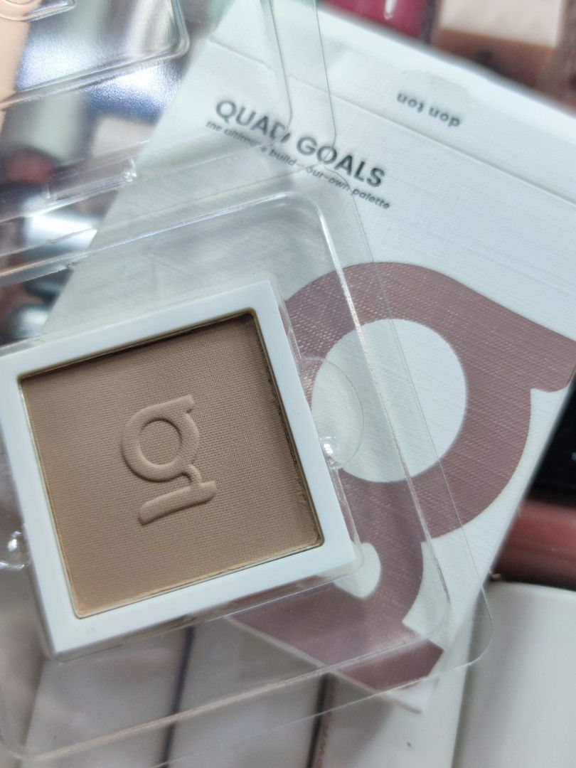 Grwm cosmetics quad goals contour don ton on Carousell