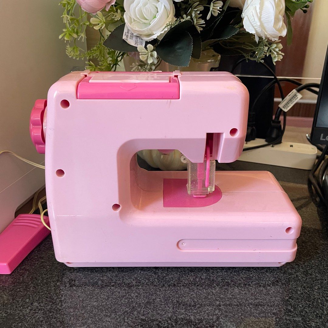 HELLO KITTY SEWING MACHINE on Carousell