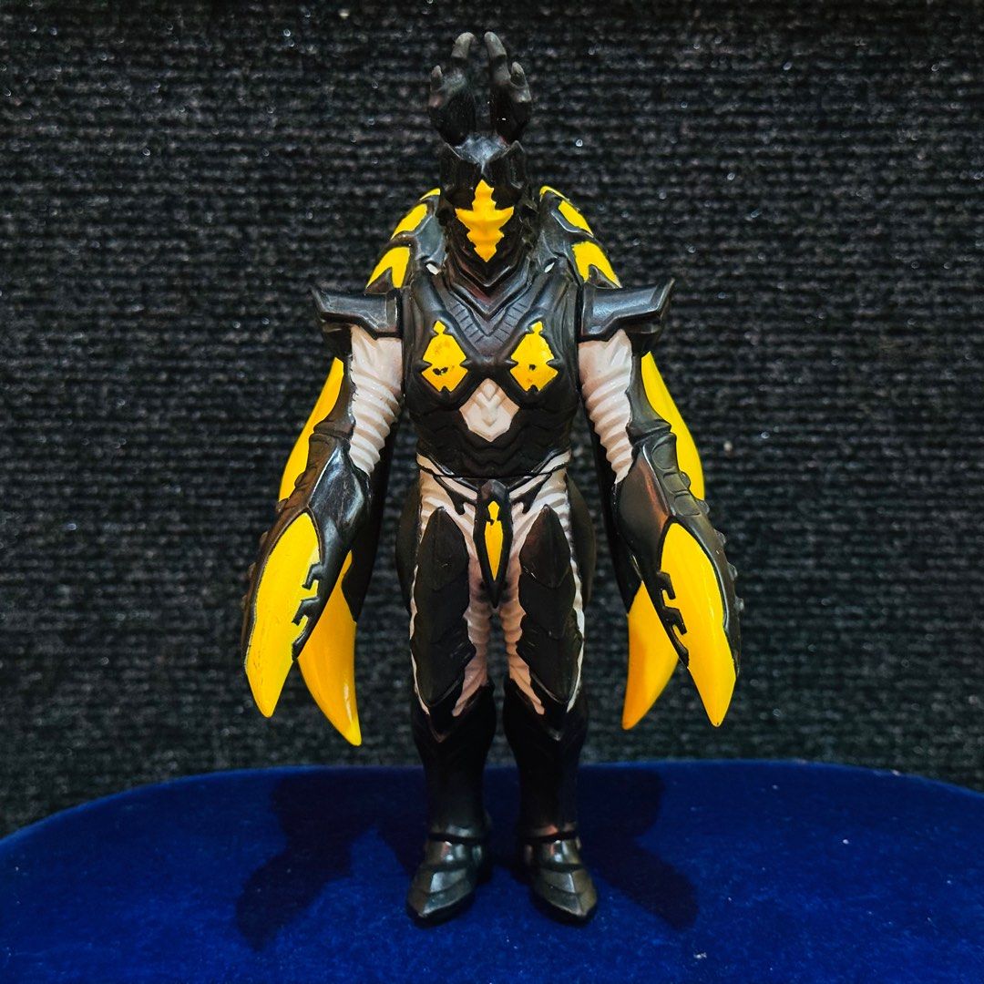 HYPER ZETTON - ULTRAMAN Ultra Kaiju Monster Series BANDAI 2011 Vinyl ...