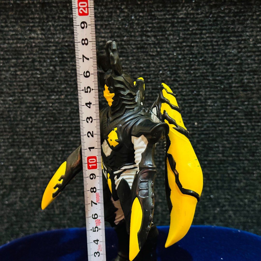 HYPER ZETTON - ULTRAMAN Ultra Kaiju Monster Series BANDAI 2011 Vinyl ...