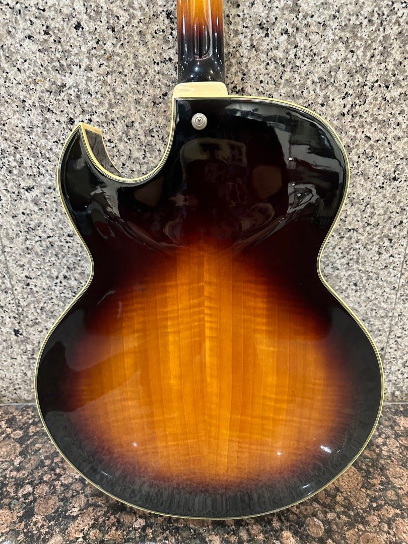 Ibanez AKJ95 VYS Artcore - vintage yellow sunburst, Hobbies & Toys, Music & Media, Musical ...