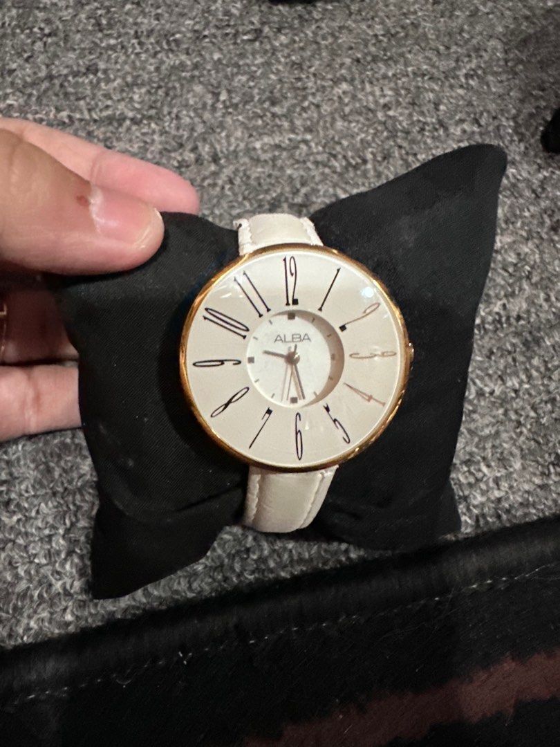 jam tangan alba, Fesyen Wanita, Jam Tangan di Carousell