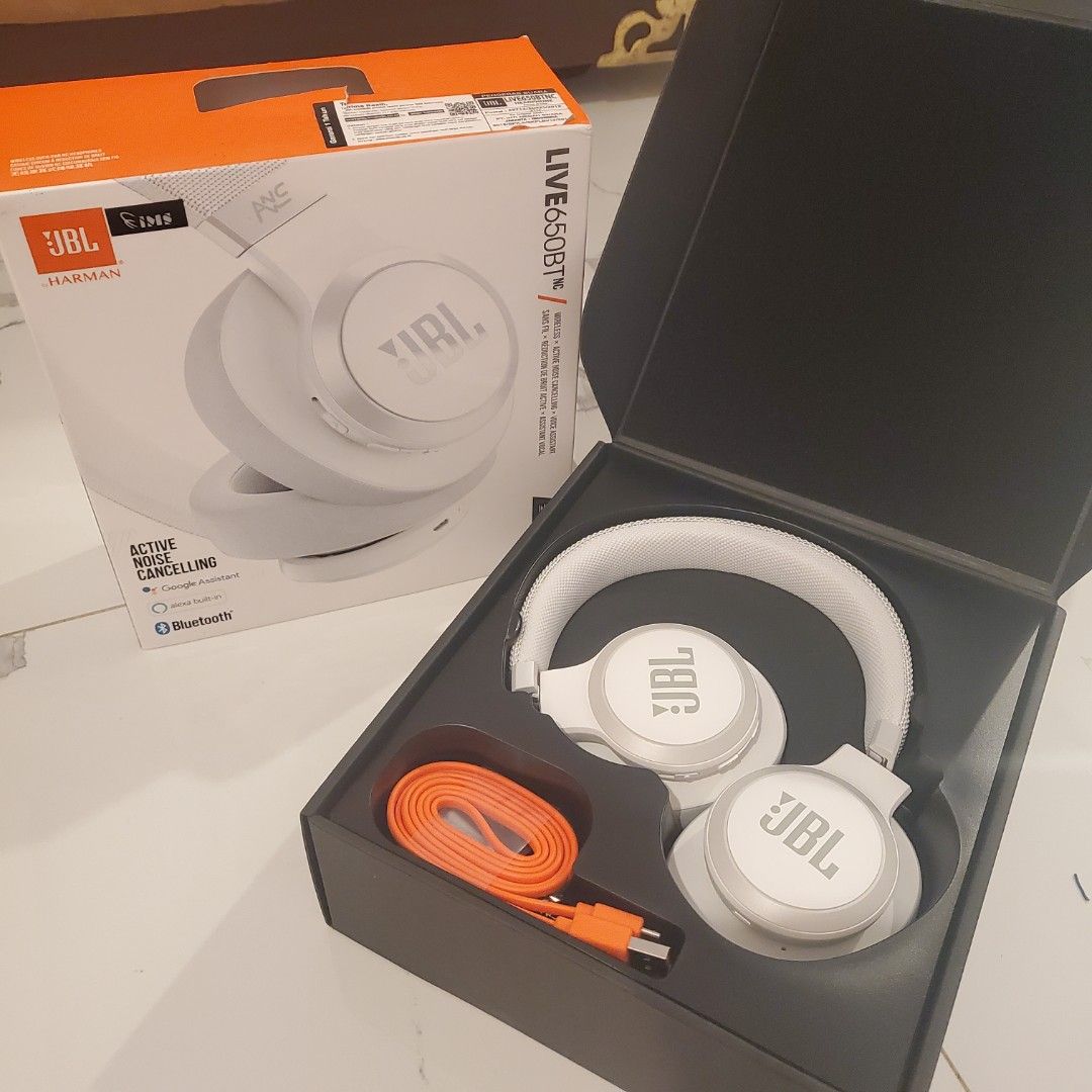 JBL Live 650 btnc, Musik & Media, Aksesoris di Carousell