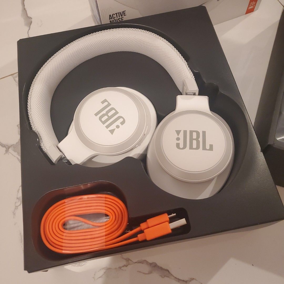 JBL Live 650 btnc, Musik & Media, Aksesoris di Carousell