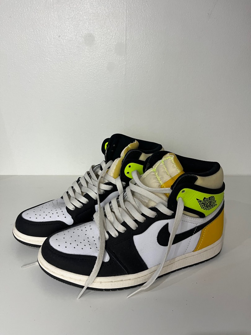 Jordan 1 hight bolt us7.5 on Carousell