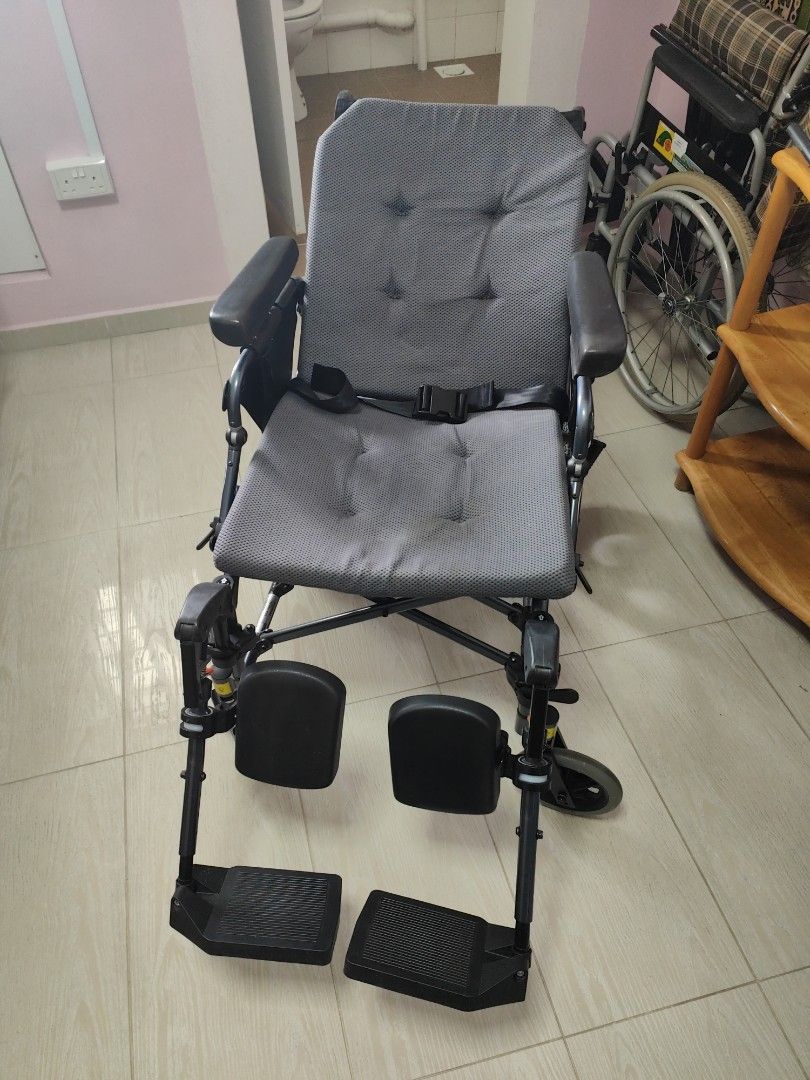 KARMA Convertible Wheelchair, Health & Nutrition, Assistive ...